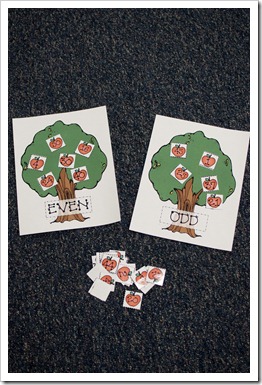 Apples, Apples, Everywhere! - Cara Carroll